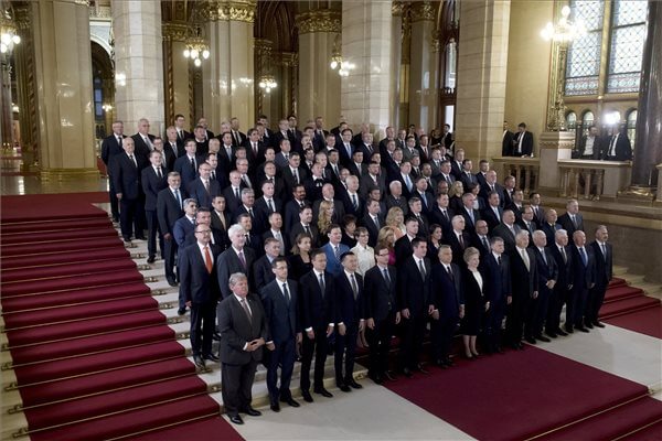 Kolozsvari Szalonna es Hir-Telen Beszolunk