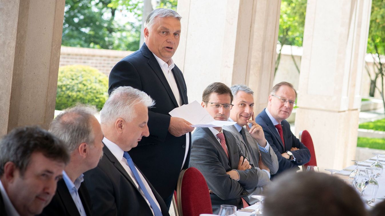 Kolozsvari Szalonna es Hir-Telen Beszolunk